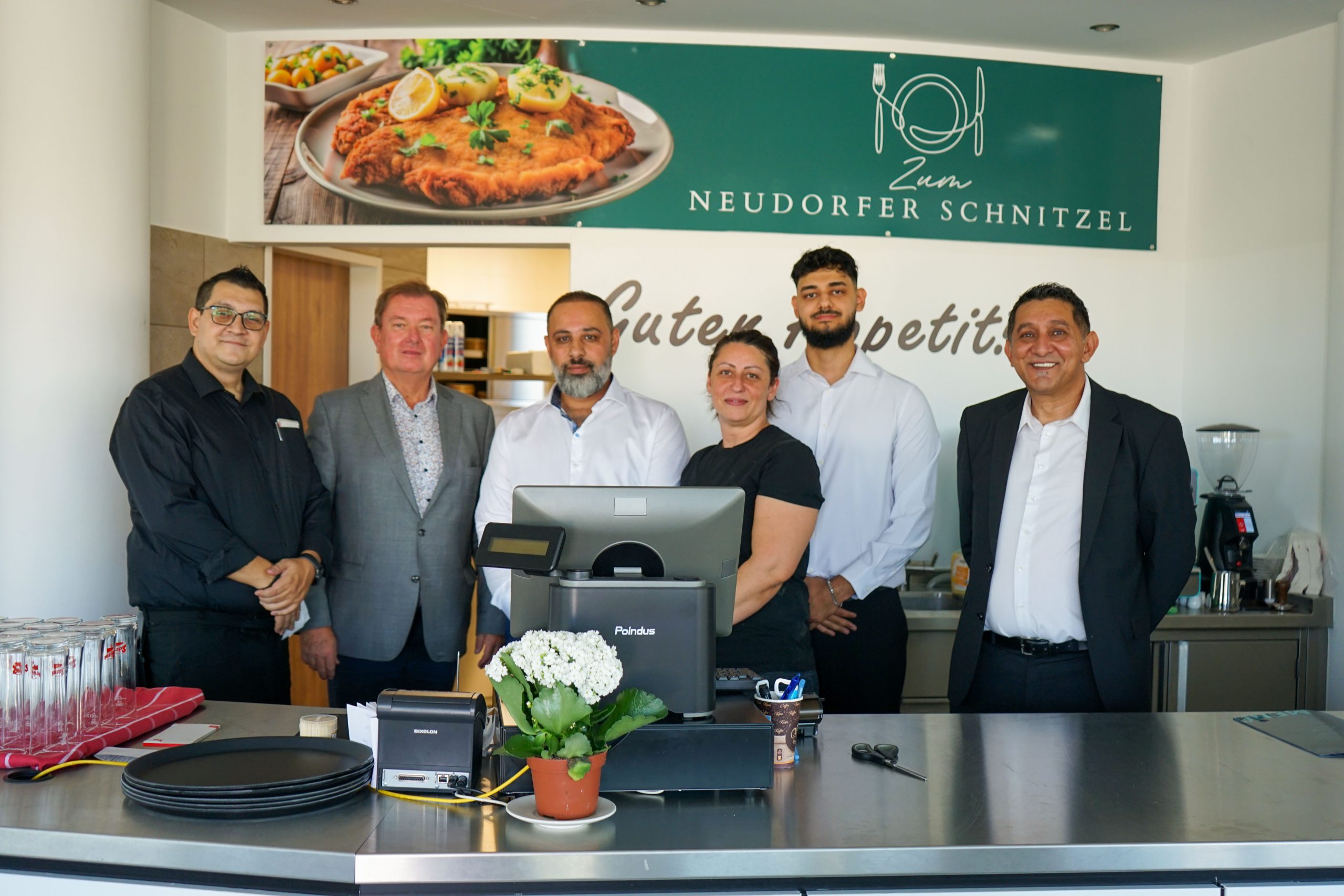 PA MG WND - Zum Neudorfer Schnitzel-Kellner Daniel, Bgm Herbert ...